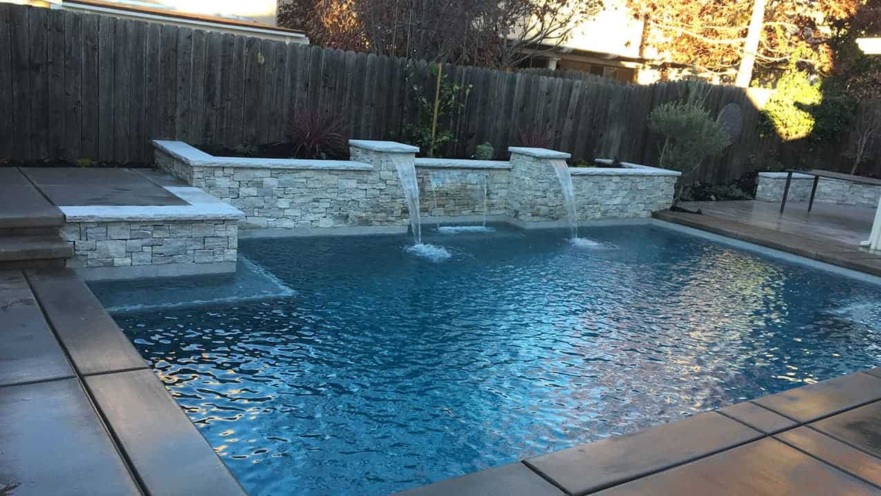 Estate Stone Berkshire Buff Pool - Realstone Systems