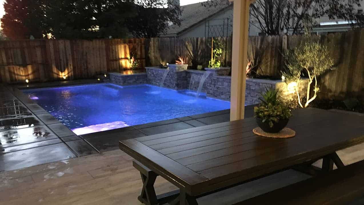Estate Stone Berkshire Buff Pool - Realstone Systems