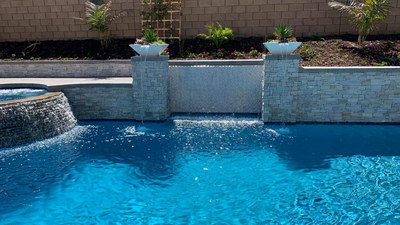 Estate Stone Berkshire Buff Pool and Spa - Realstone Systems