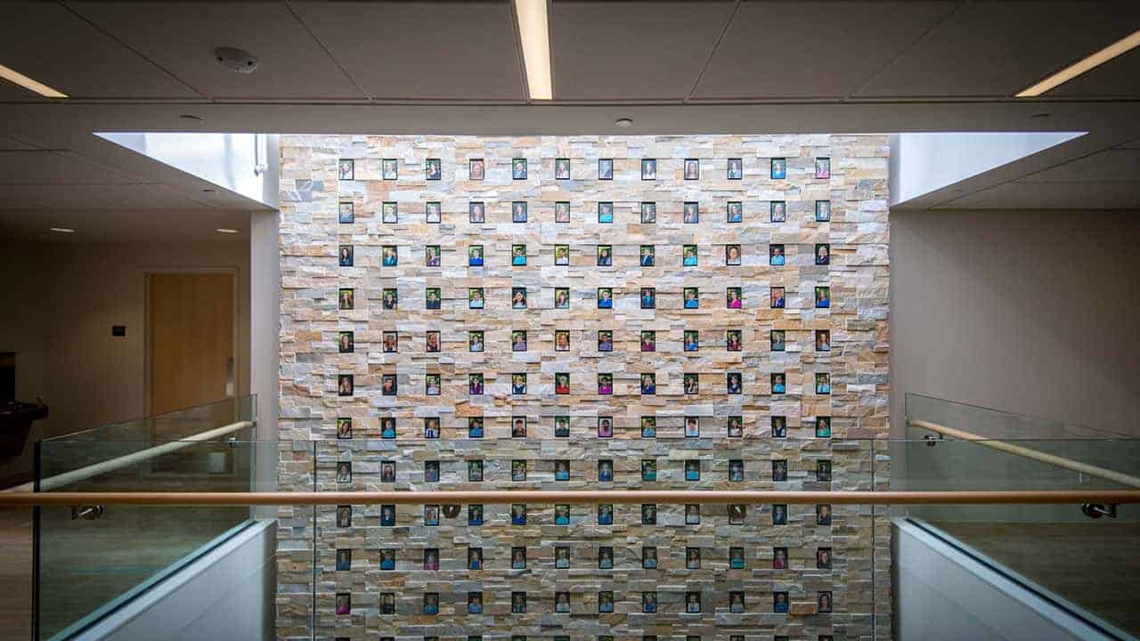Sierra Accentstone Student Photo Wall - Realstone Systems
