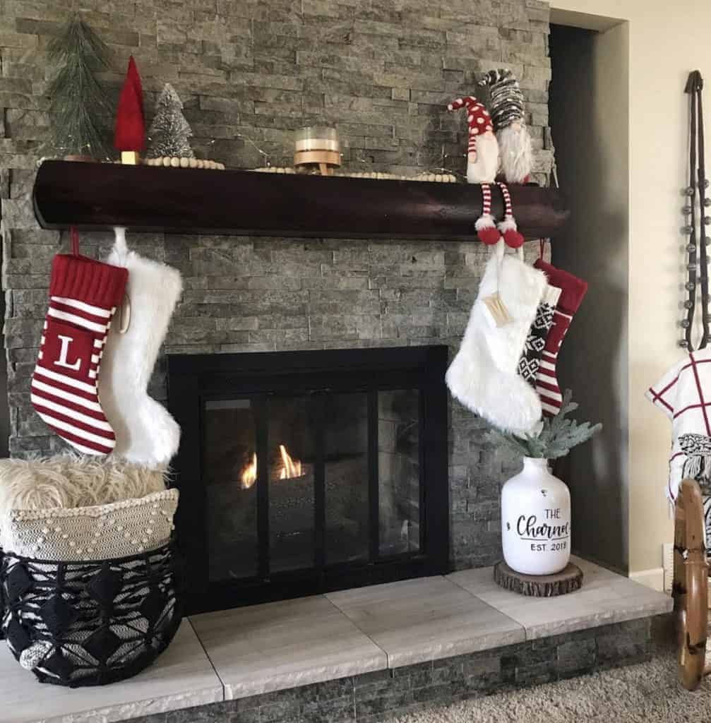 12 Gorgeous Christmas Fireplace Designs - Realstone Systems